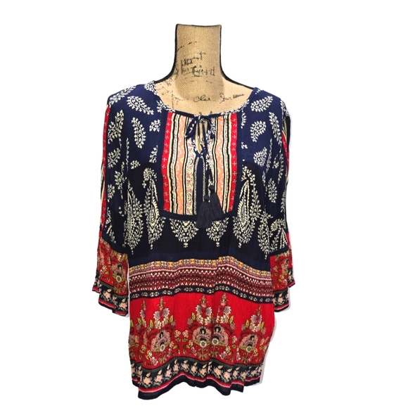 Bila | Tops | Bila Boho Peasant Top With Tassel Tie Neckline And Floral ...